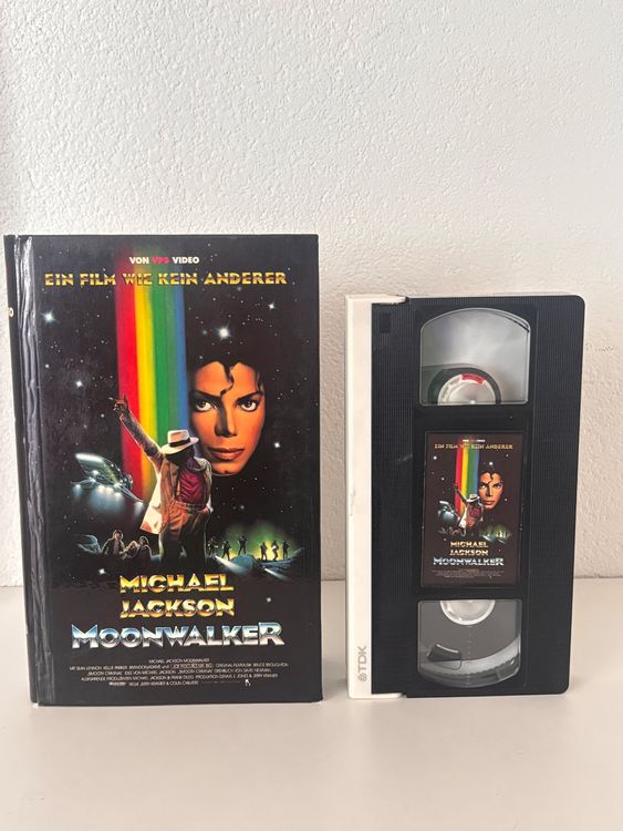 Moonwalker VHS Kasette (Gebraucht) in Binningen für CHF 15 – mit Lieferung auf Ricardo kaufen