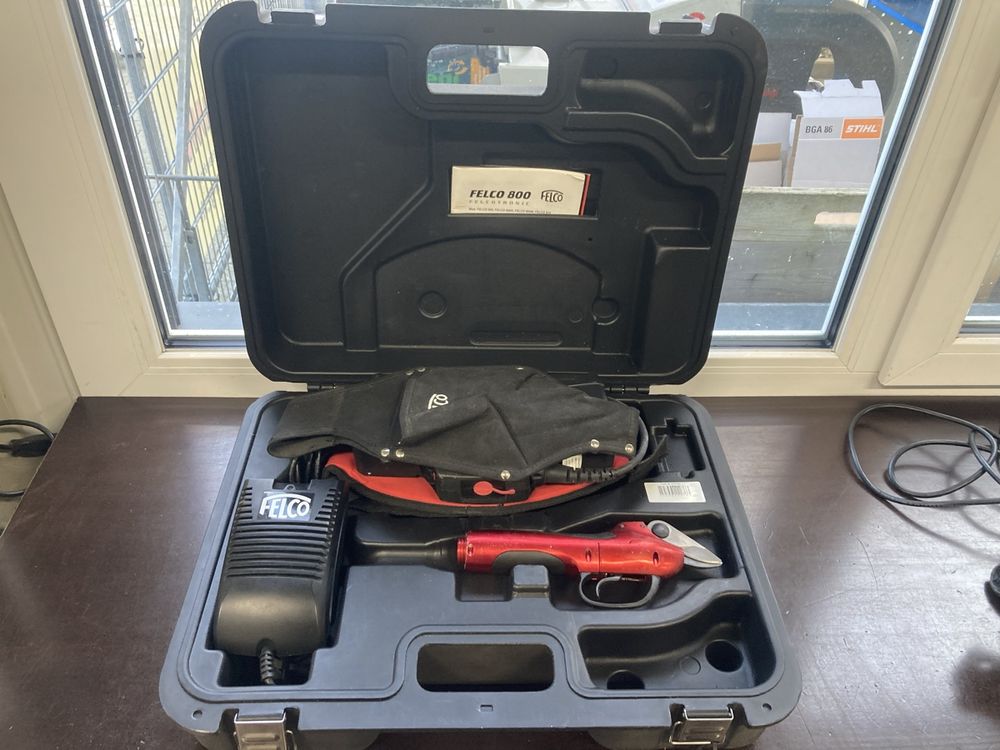 Elektrische Baumschere Felco 800 (Gebraucht) in Sutz für CHF 200 – mit ...
