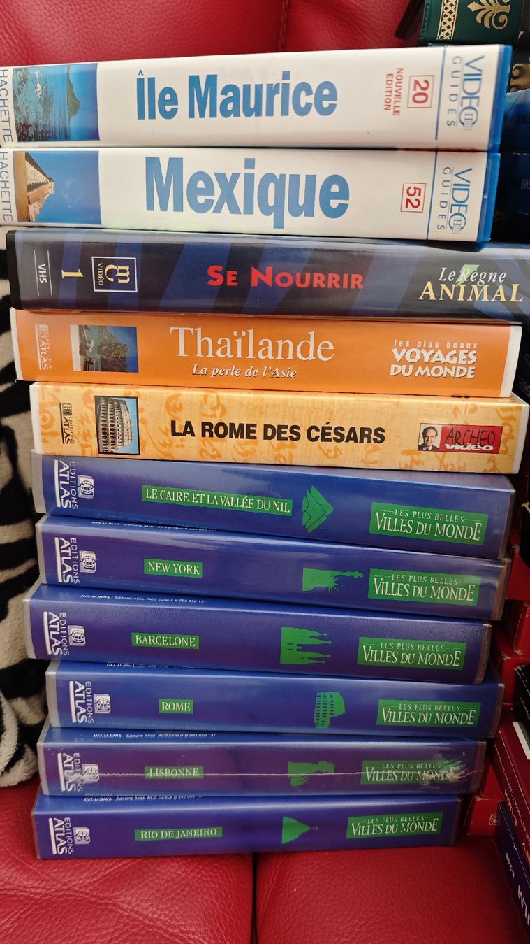 25 VHS (D'occasion) à Biel/Bienne pour CHF 10 – retrait uniquement ...