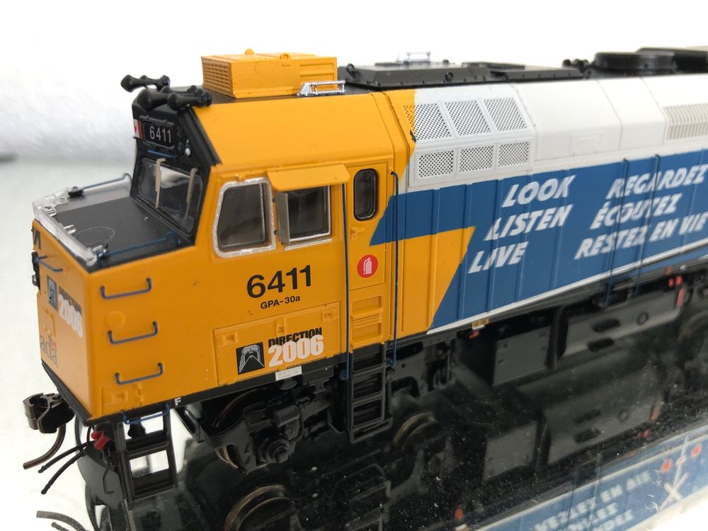 RAPIDO F40PH-2D VIA RAIL, DC,DCC SOUND (Neu (gemäss Beschreibung)) in ...