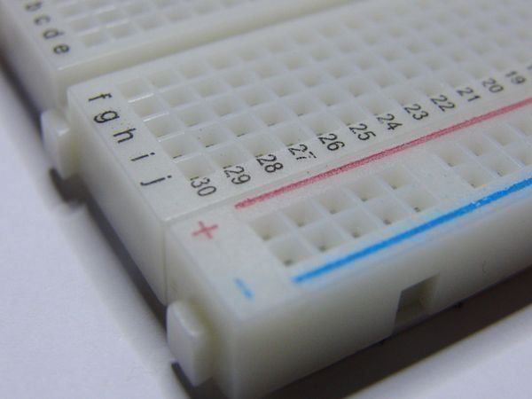 Breadboard/Steckbrett 400 Punkte (Neu (gemäss Beschreibung)) in Riehen ...