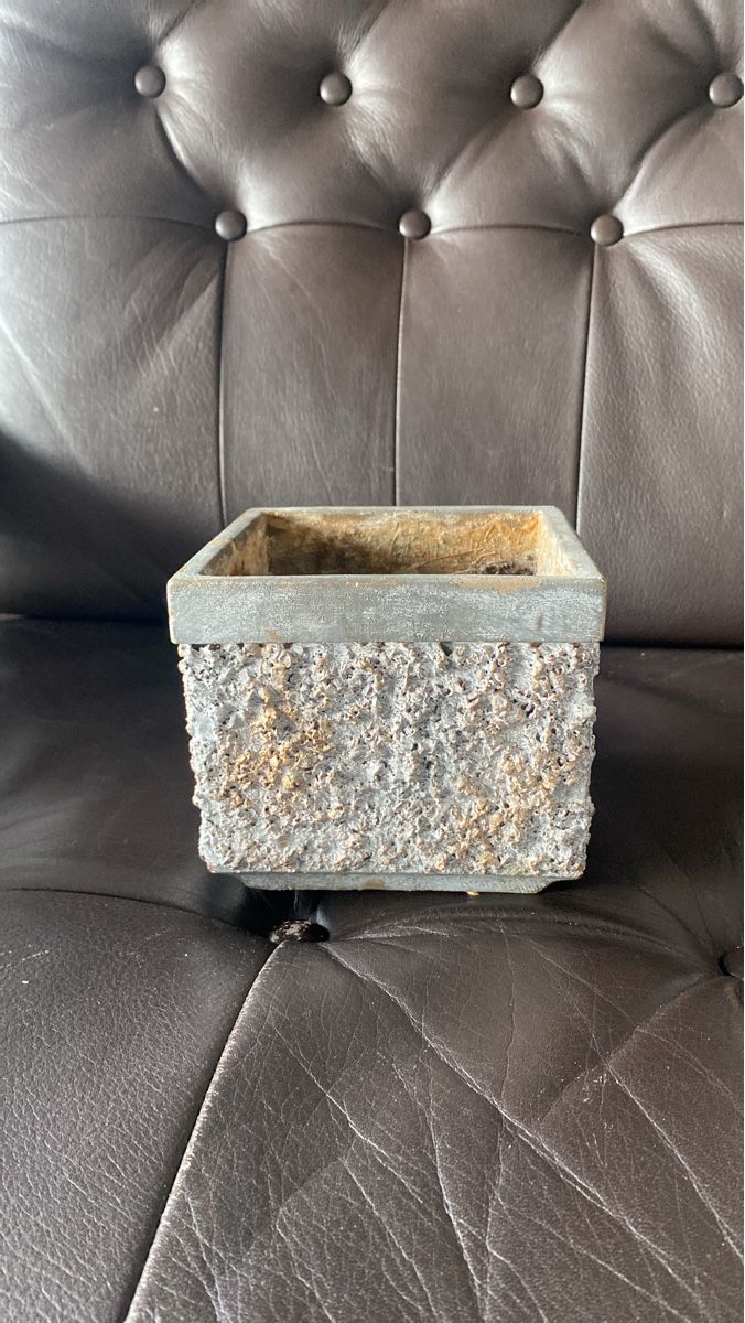 Einzigartiger Beton-Übertopf – Stilvoll & Robust! 🪴 Grau (Gebraucht) in ...