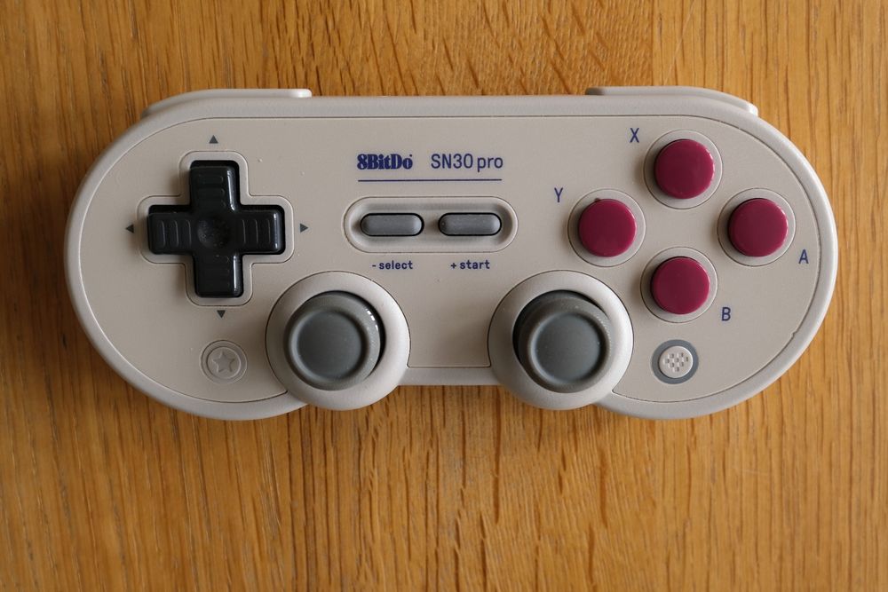 Manette 8BitDo SN30 pro (Neu und originalverpackt) in Carouge GE für CHF 22 – mit Lieferung auf ...