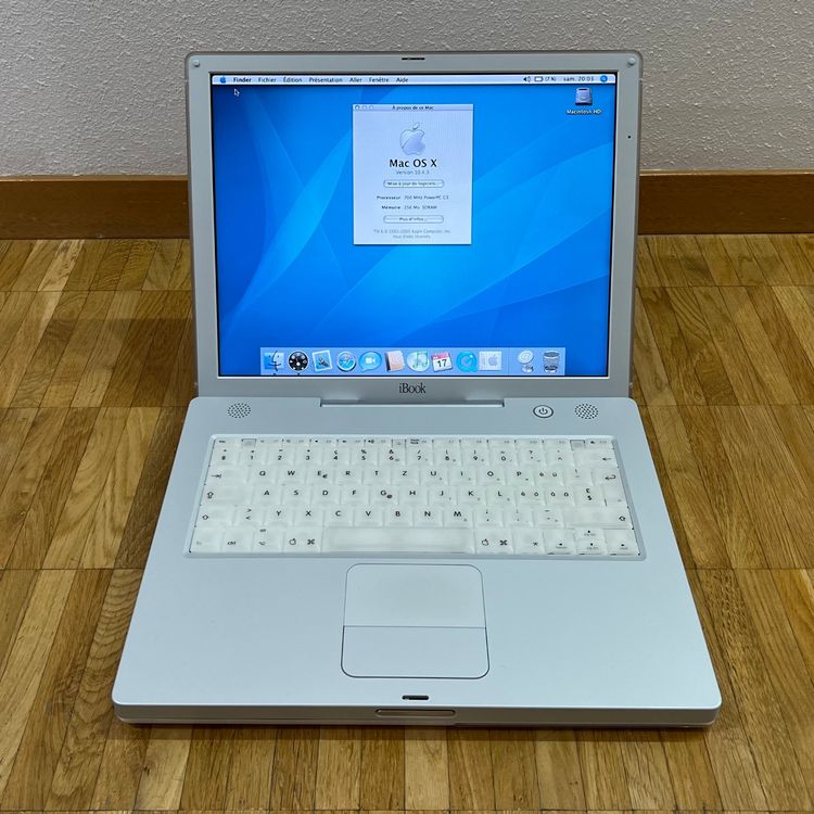 Collector Apple iBook G3 with Mac OS 9 and OS X CD | Kaufen auf Ricardo