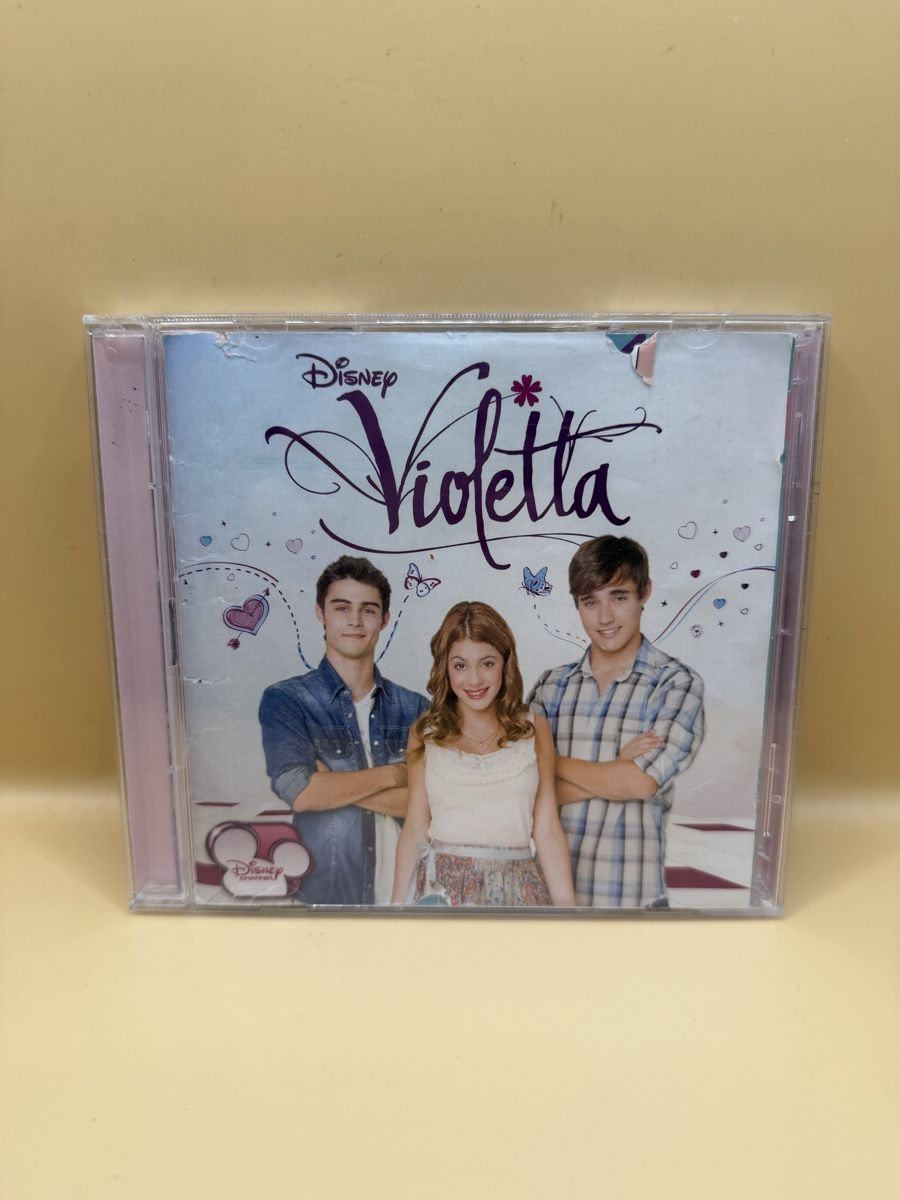 Violetta – L’album de la saison 2 CD + DVD Disney (D'occasion) à Genève ...