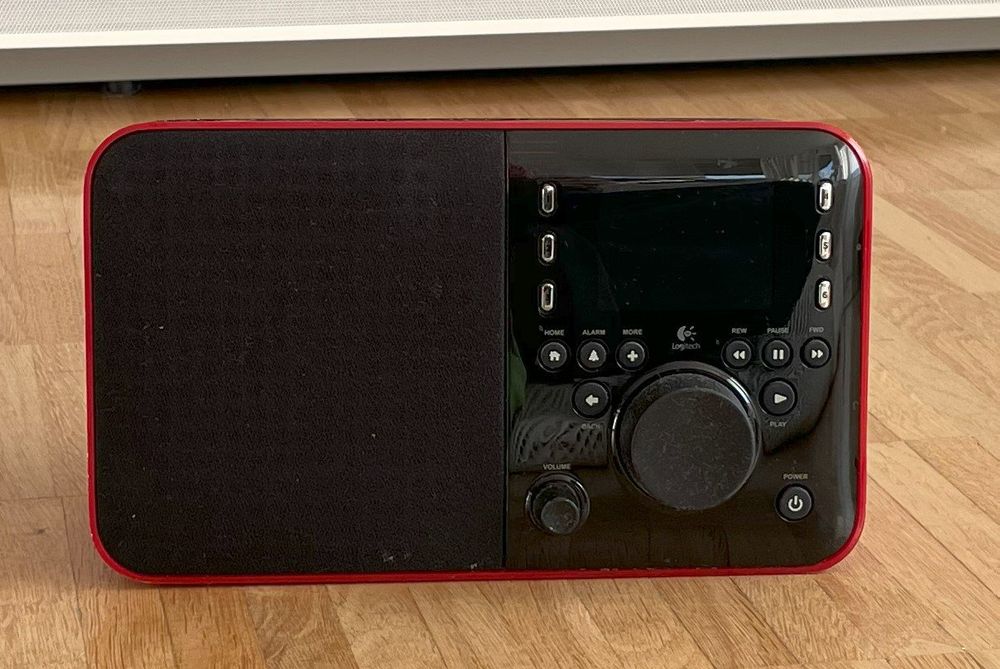 Logitech Squeezebox Radio rot (Gebraucht) in Stans für CHF 20 – mit ...