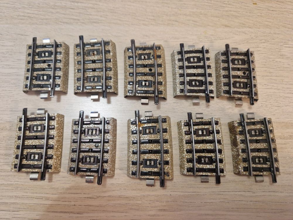 Märklin 10 x 5205 Gebogenes gleis M H0 (Gebraucht) in St-Aubin-Sauges für CHF 13 – mit Lieferung ...
