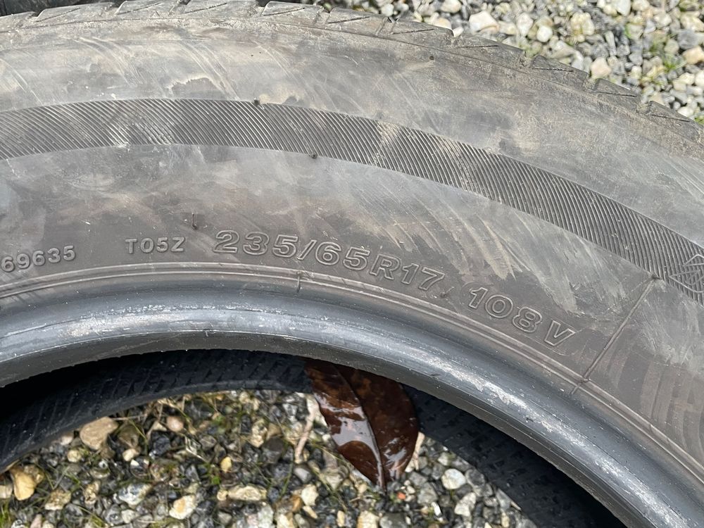 FÜR EXPORT / ALS DEFEKT : 4 Reifen Bridgestone 235/65 R17 (Defekt) in ...