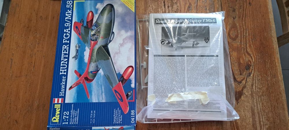 2x Hunter (1x swiss) 1/72 revell 04186 + 04350 | Kaufen auf Ricardo