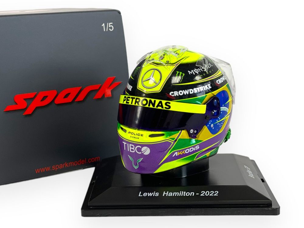 Lewis Hamilton Mercedes AMG Formel 1 Helm 1:5 - Brazil 2022 | Kaufen ...