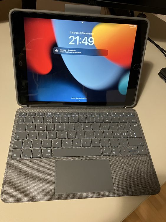 iPad 10.2” 9th Gen + Logitech Combo Touch (Neu (gemäss Beschreibung ...