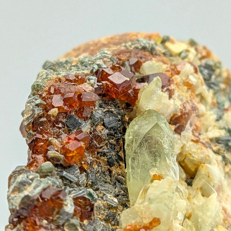 DIOPSID, ROTE HESSONIT mit CLINOCHLOR, Italien (Nuovo e nell ...