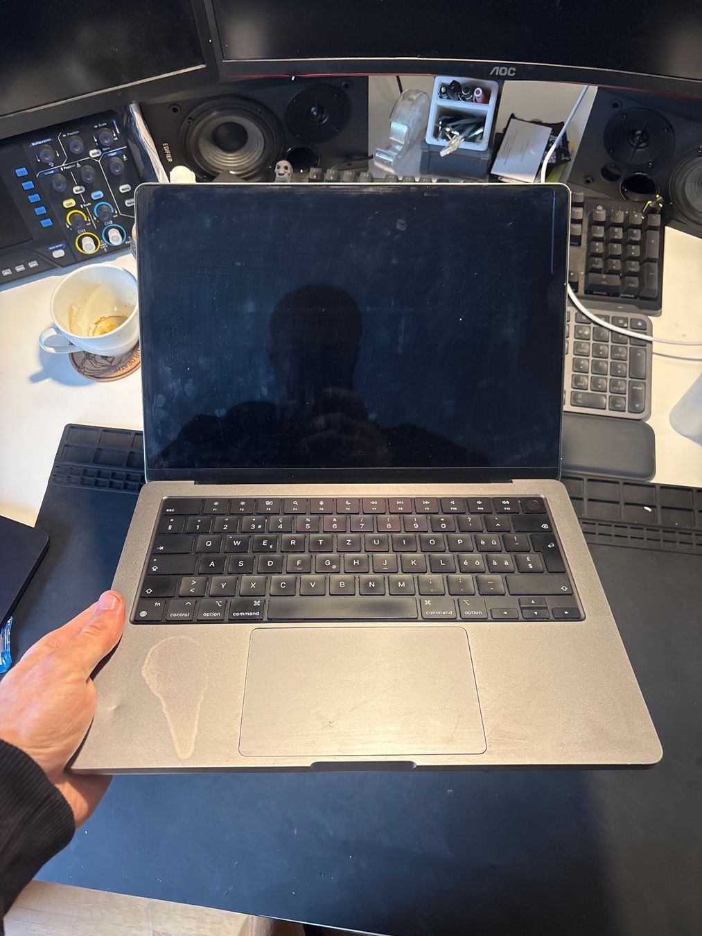 Apple MacBook Pro M1 Max mit defektem Backlight (Defekt) in Bern für ...