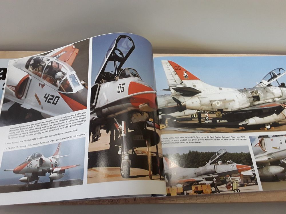 2 Walk Around _ 1 D&S _ F-86 Sabre _ F-100 Sabre _ Skyhawk (Gebraucht ...