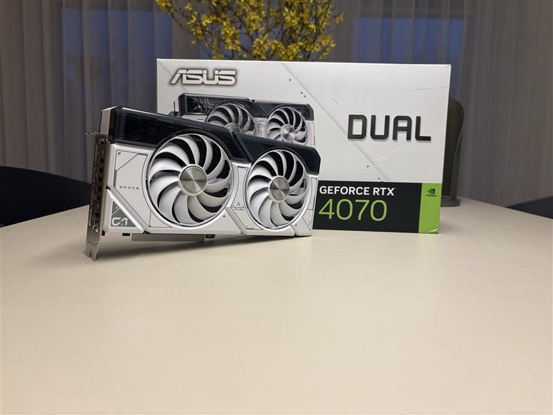 ASUS Dual GeForce RTX 4070 White OC Edition (12 GB) | Kaufen auf Ricardo