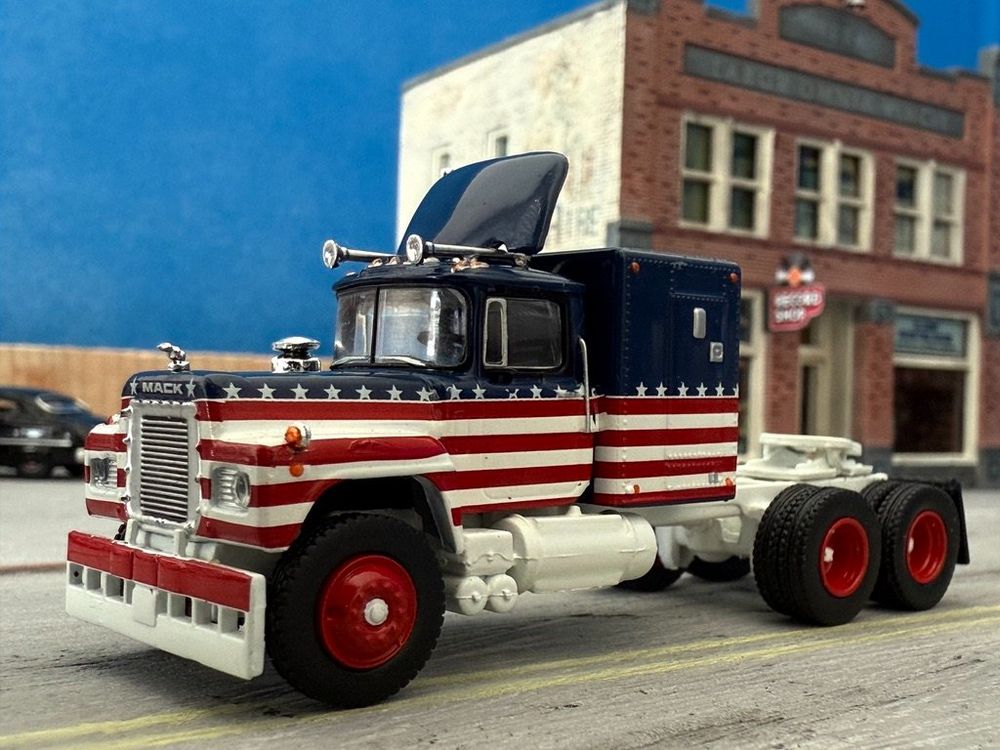 Mack RS 700 Stars & Stripes 1966 Brekina H0 1/87 (Neu und ...
