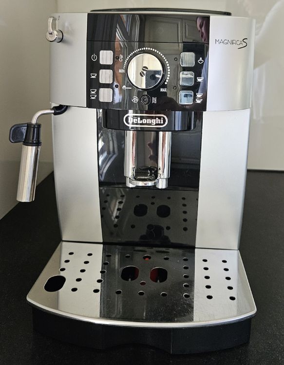 Kaffemaschine (Vollautomat) zu verkaufen, NP 299.00 (Gebraucht) in ...