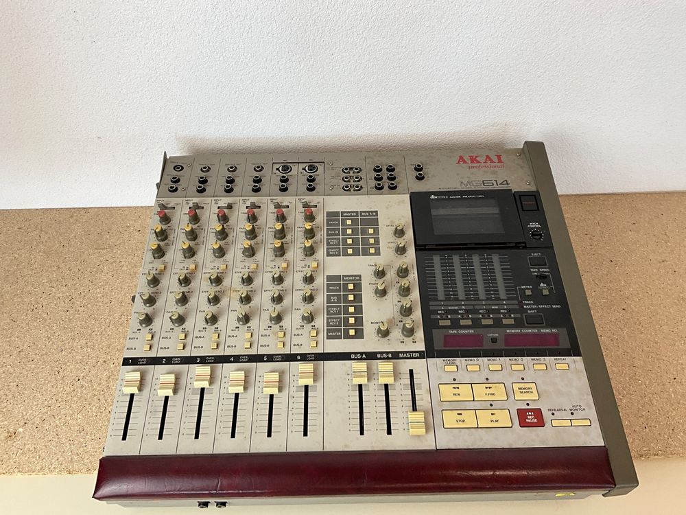 AKAI MG 614 6 Kanal Mixer in aussen defekt sonst ungetestet (Defekt) in ...