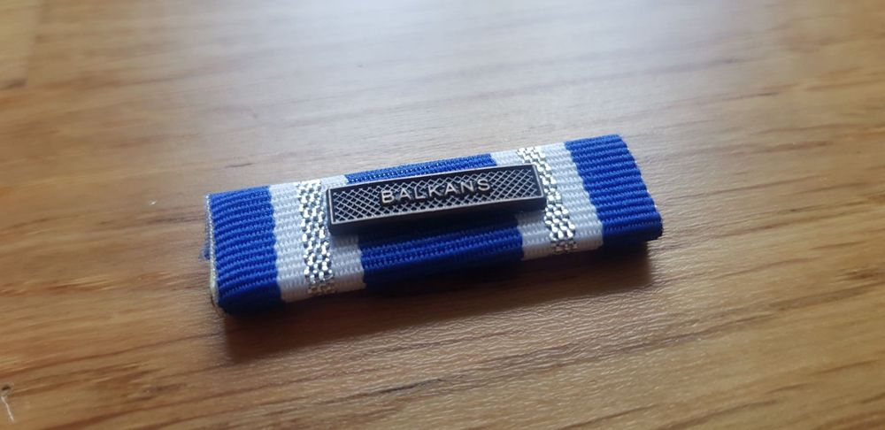 Nato Ribbon Balkan (Neu und originalverpackt) in Riedholz für CHF 50 ...