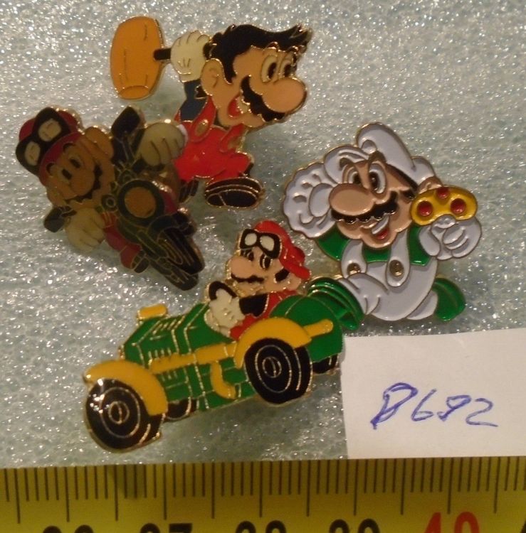 4 ver. Super Mario Pins (D692) (Gebraucht) in Winterthur für CHF 3.1 ...