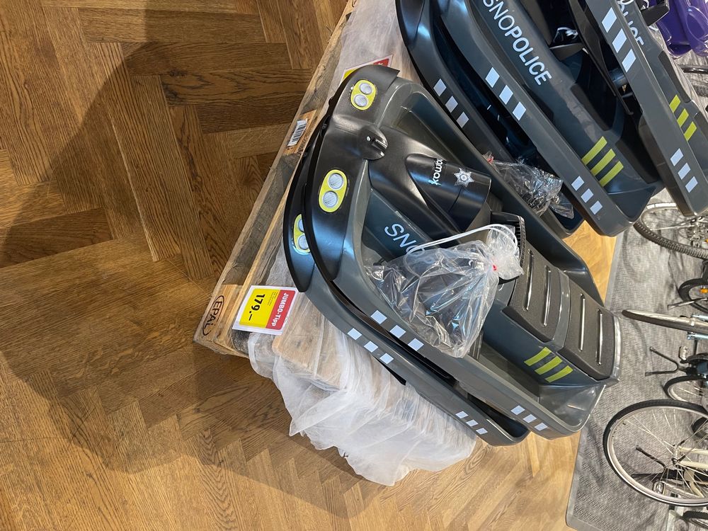 2x Schneebob Snowpolice Lenkschlitten Schlitten Neu (Neu (gemäss ...