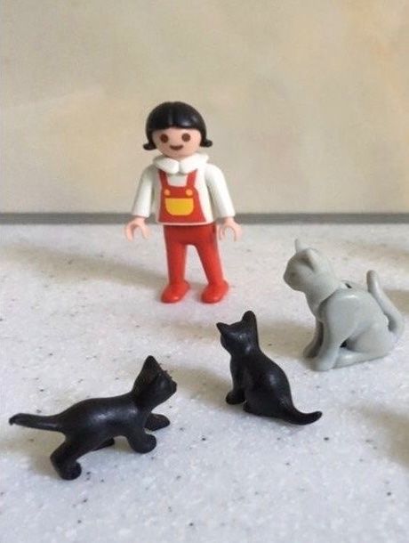 Playmobil Set 4605 Mädchen mit 3 Katzen ohne OVP, Napf fehlt (Gebraucht ...