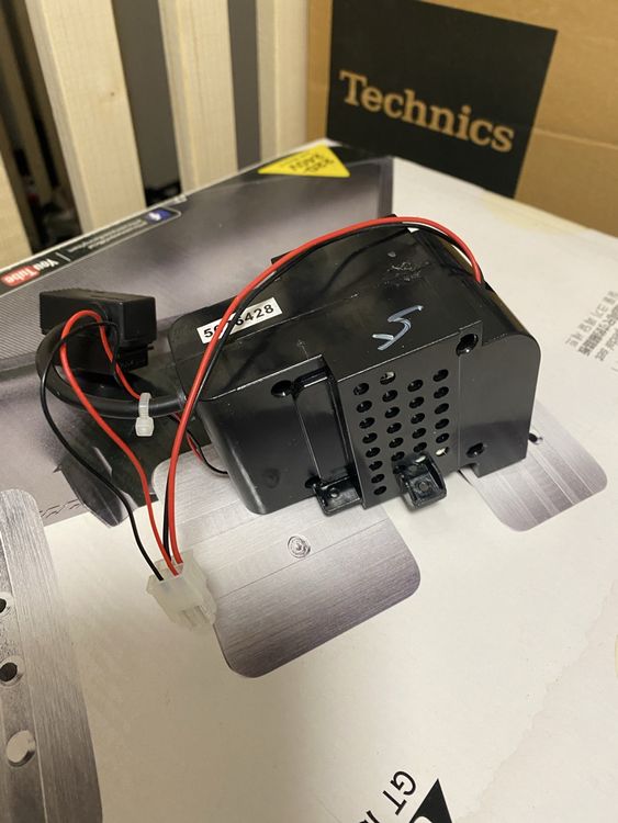 Thrustmaster T300 power supply (Gebraucht) in Develier für CHF 22 – mit ...