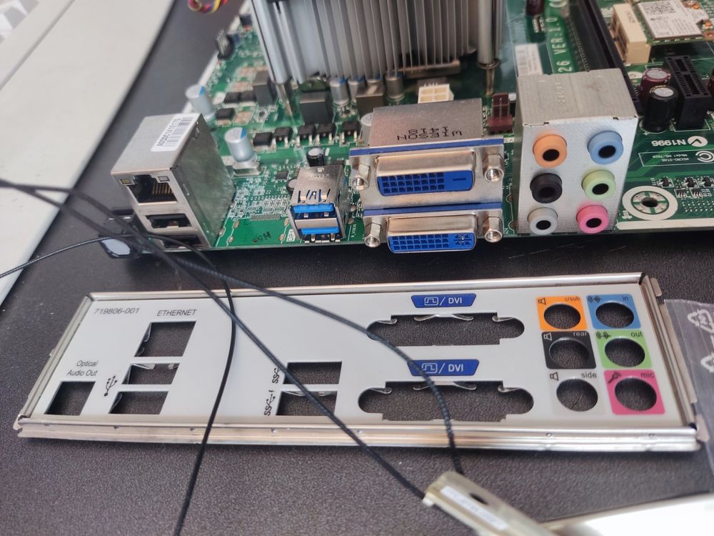 MSI MS-7826 LGA 1150 Mainboard mit Kühler und WLAN Karte (Gebraucht) in ...