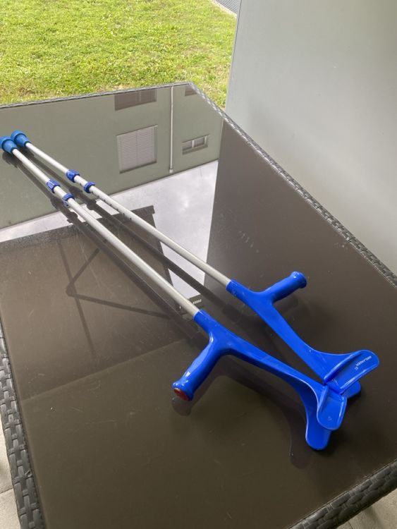 Gehhilfen / Krücken höhenverstellbar 140kg (Gebraucht) in Staufen für ...