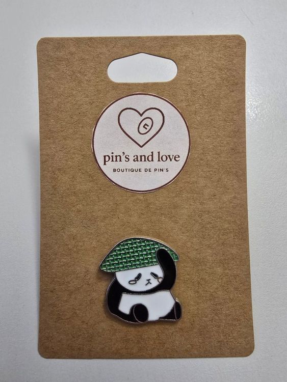 Pin's Panda triste (Neu und originalverpackt) in Semsales für CHF 1.95 – mit Lieferung auf ...