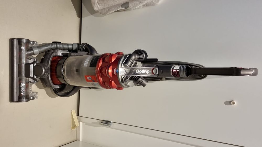 Dyson vacuum cleaner DC15 | Kaufen auf Ricardo