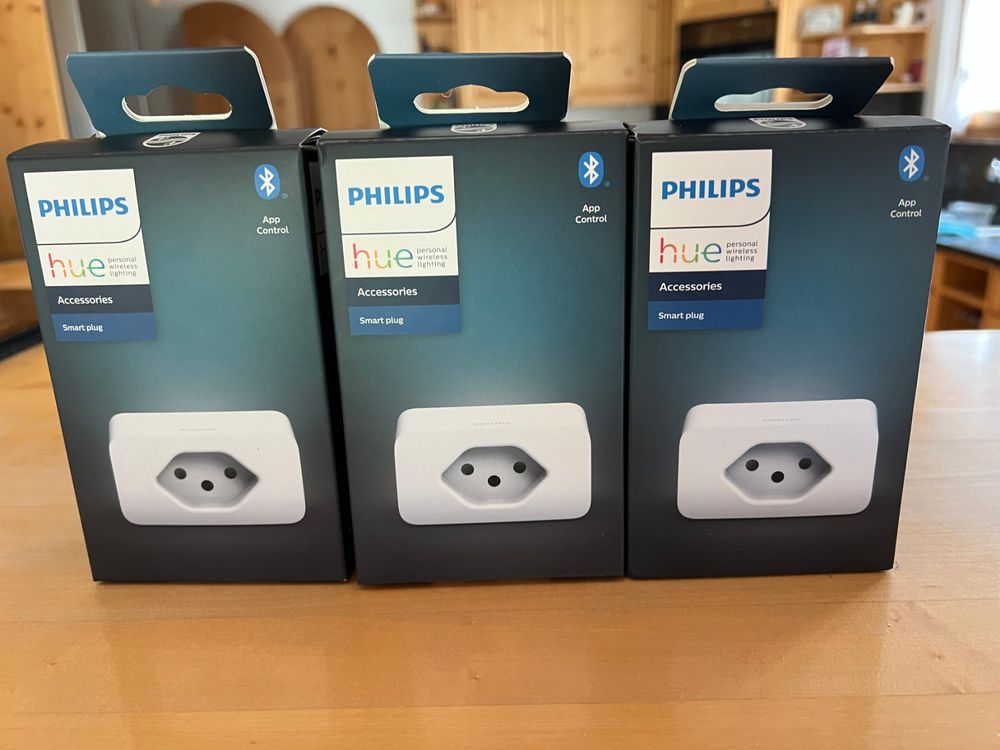 PHILIPS HUE SmartPlug CH 3er Set (Gebraucht) in Jenaz für CHF 50 – mit ...