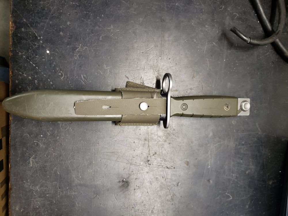 Bajonett zu Stgw90 Victorinox (Gebraucht) in Schachen b. Reute für CHF ...