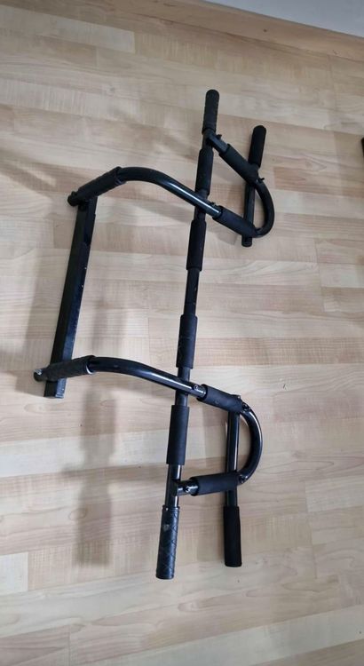 Pro Klimmzugstange (29.- statt 60 Franken) | Kaufen auf Ricardo