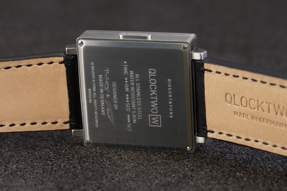 Wortuhr Qlocktwo W35 Pure Black Français, neuve, à -50%!!! (Neu und ...