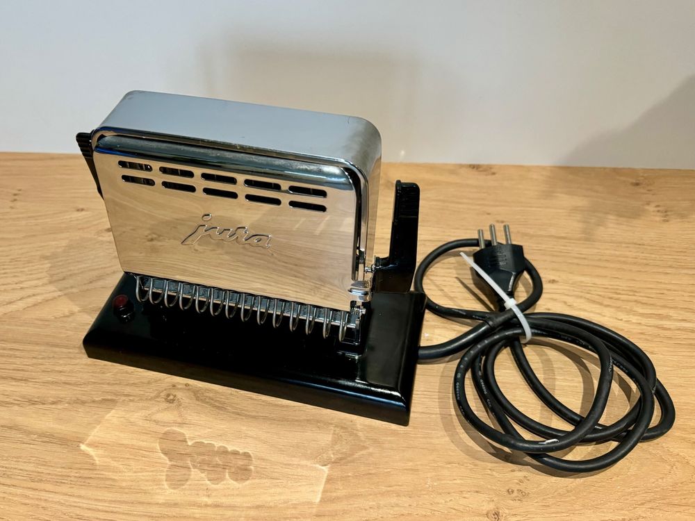 Klassiker Jura Toaster 150 Typ 2380 verchromt Bakelitsockel | Kaufen ...