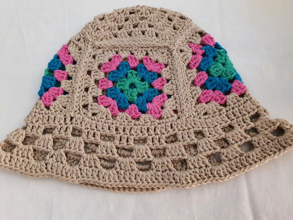 HUT!! 100%CROCHET HANDARBEIT!!! NEU!! SUPERPREISSS!! (Neu und originalverpackt) in Locarno für ...