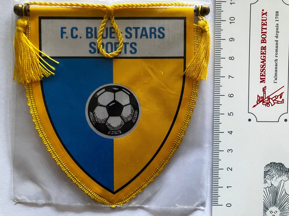 Vintage Fanion/Wimpel FC BLUE-STARS SPORTS (Neu und originalverpackt) in Gland für CHF 6 – mit ...