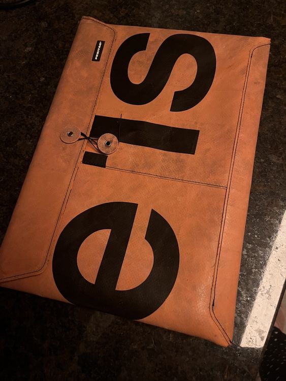 Laptop sleeve FREITAG F421 Padded Notebook Envelope | Kaufen auf Ricardo