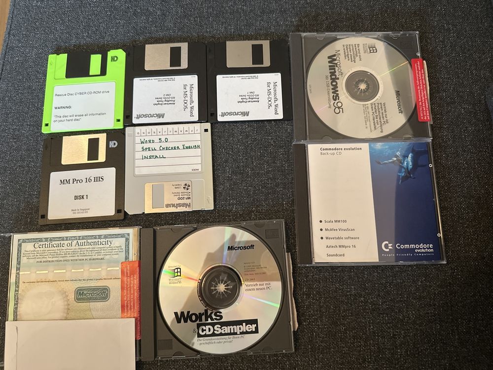 Old software floppy discs and CDs (Gebraucht) in Oberengstringen für ...