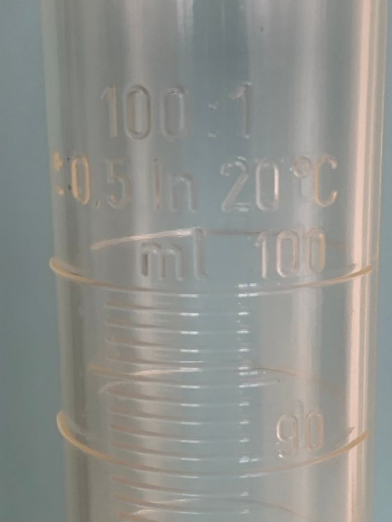 2 Messzylinder für Labor und Gewerbe / 100 + 500 ml | Kaufen auf Ricardo