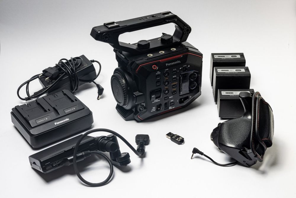 Caméra Panasonic EVA 1 avec batteries et module Wireless (Gebraucht) in ...