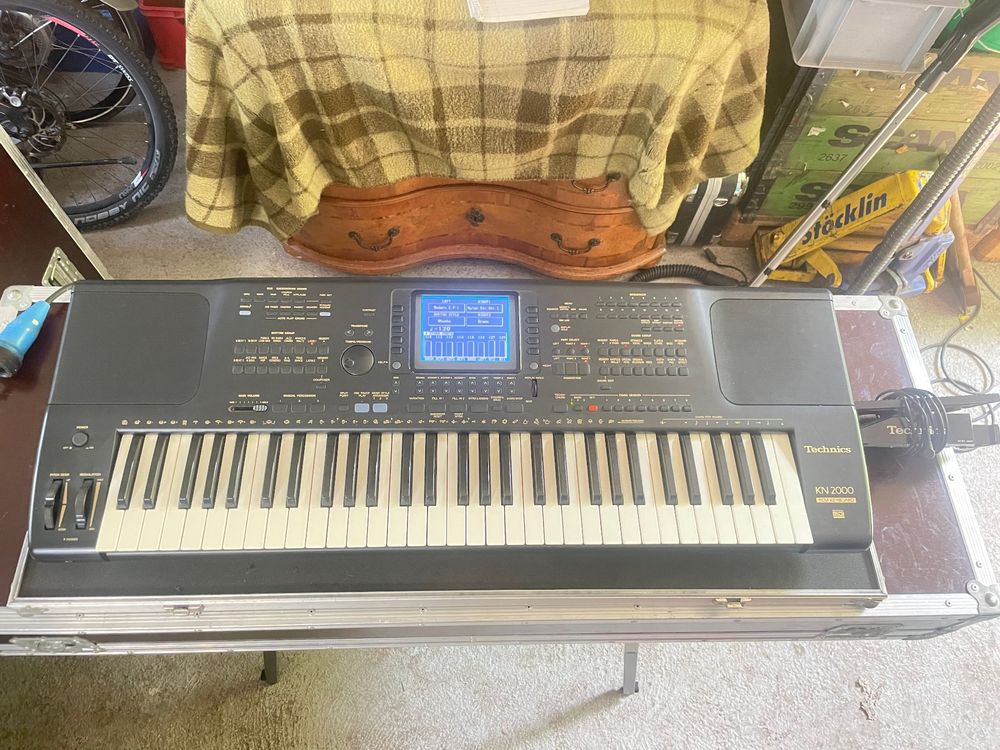 Technics Elektro Piano KN 2000 PCM Keyboard (Gebraucht) in Mettlen für ...