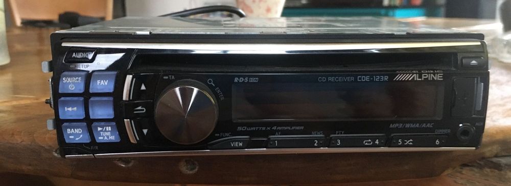 Alpine CDE-123R Autoradio mit CD und USB (Gebraucht) in Gottlieben für ...