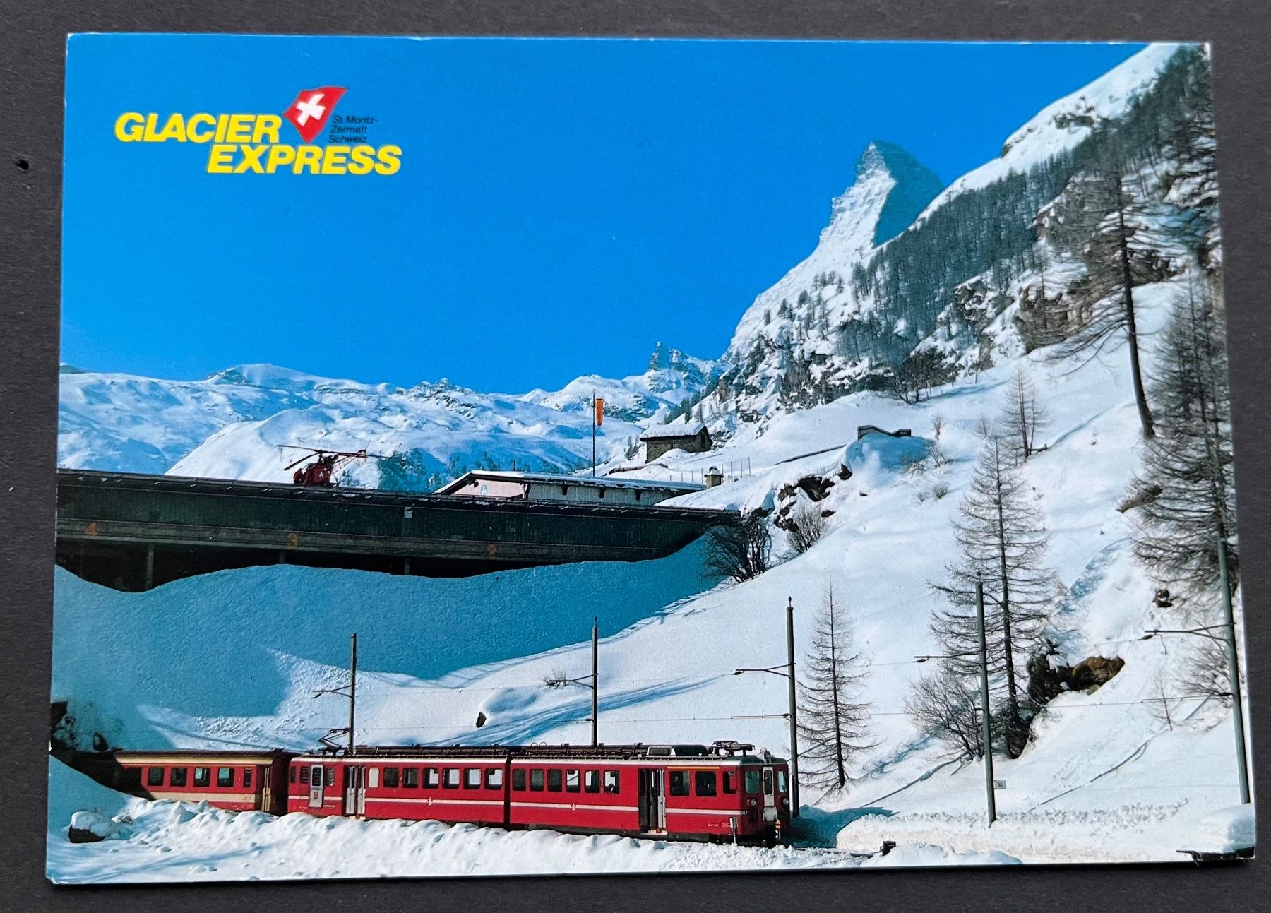 Der Glacier-Express mit Heliport Air Zermatt/Matterhorn (Gebraucht) in ...