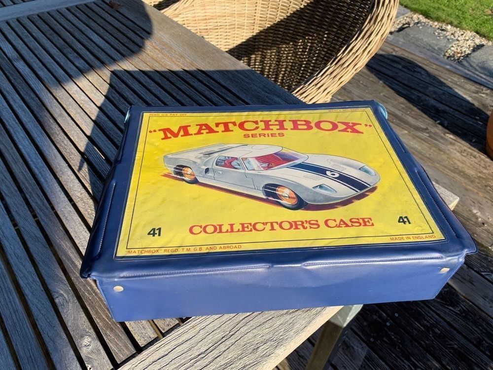 Matchbox Collectors Case mit 15 Autos (Gebraucht) in Weesen für CHF 140 ...