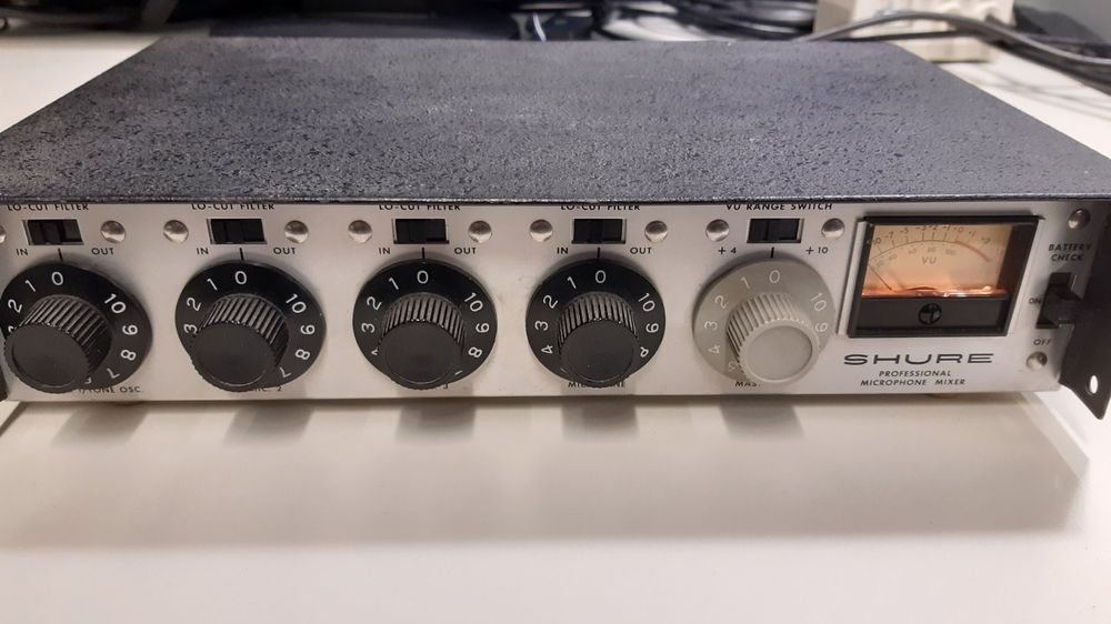 Shure M67-2E 4-Kanal Mikrofon Vorverstärker mit Übertragern (Defekt) in ...