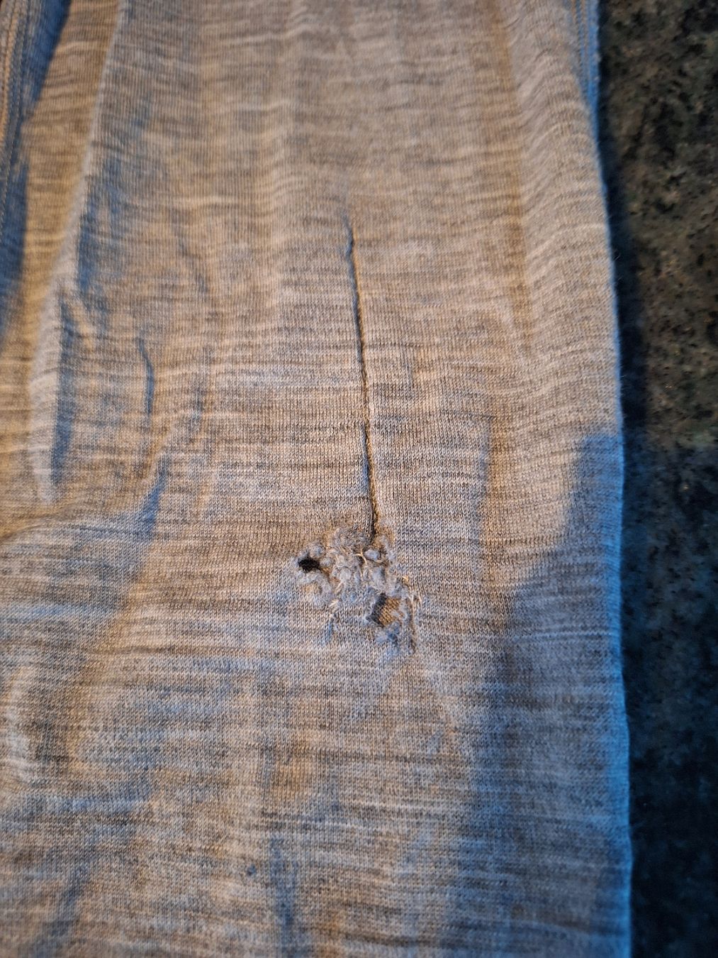 Icebreaker Merino Hose, Gr. 146, mit kleinem Loch! (Gebraucht) in Wilen ...