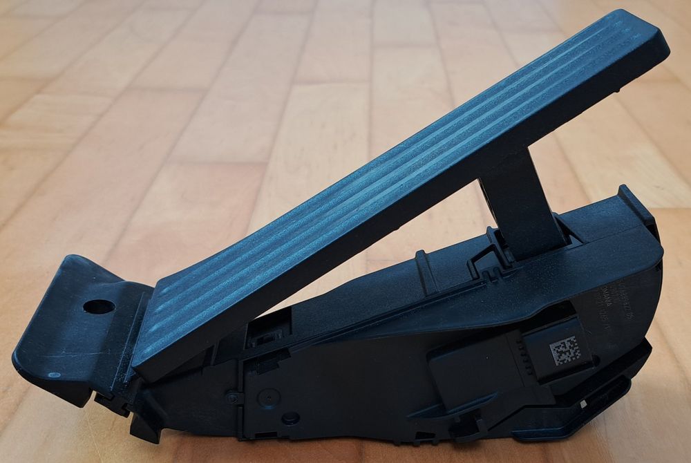 Fahrpedalmodul BMW 118i E87 (35406889822) (Gebraucht) in Burgdorf für ...