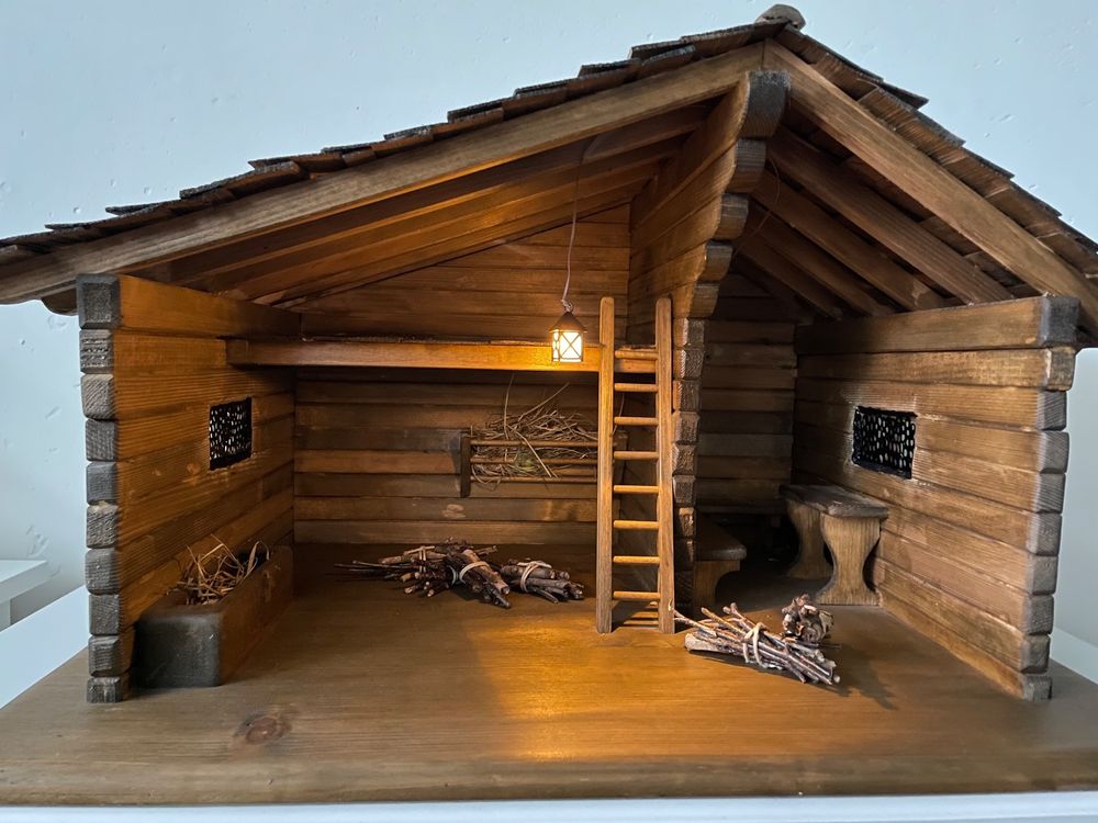 Huggler Krippenfiguren mit Krippe/Stall (Gebraucht) in Reinach BL für CHF 800 – mit Lieferung ...